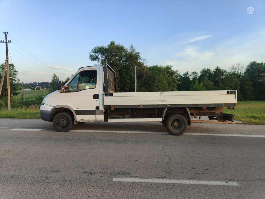 White Iveco Daily 2008 in Panevezys, with an engine capacity of 3.00 L and mileage of 233 thousand km for 9800 €, photo 6 on AUTOMOTO.COM.LV