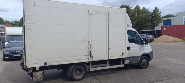 White Iveco Daily 2008 in Vilnius, with an engine capacity of 3.00 L and mileage of 436 thousand km for 4235 €, photo 3 on AUTOMOTO.COM.LV