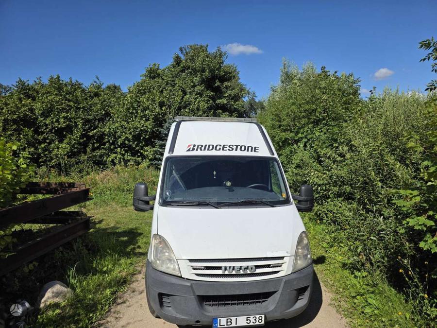 Balts Iveco Daily 2008 Klaipėda, ar dzinēja tilpumu 3.00 L un nobraukumu 405 tūkst. km par 3650 €, foto 1 vietnē AUTOMOTO.COM.LV