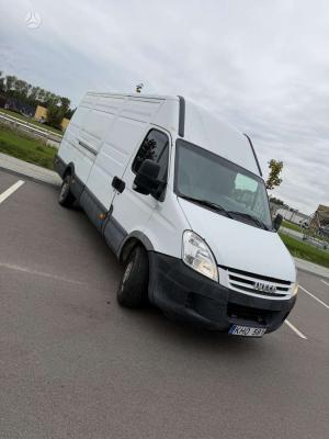 Balts Iveco Daily 2008 Gargždai, ar dzinēja tilpumu 2.29 L un nobraukumu 450 tūkst. km par 2333 €, foto  vietnē AUTOMOTO.COM.LV