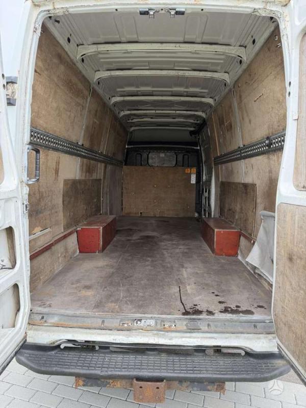 Iveco Daily 2008 in Gargzdai on AUTOMOTO.COM.LV White Iveco Daily 2008 in Gargzdai, with an engine capacity of 2.29 L and mileage of 450 thousand km for 2333 €, photo 9 on AUTOMOTO.COM.LV