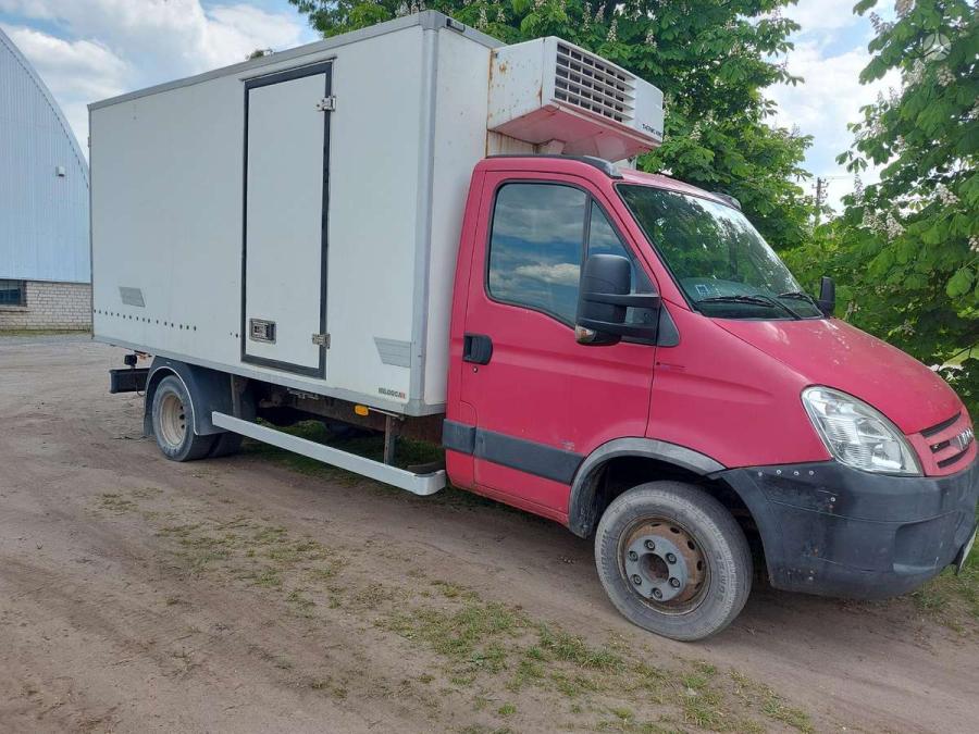 Balts Iveco Daily 2009 Prienai, ar dzinēja tilpumu 3.00 L un nobraukumu 400 tūkst. km par 4900 €, foto 1 vietnē AUTOMOTO.COM.LV