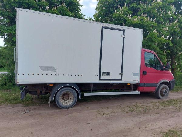 White Iveco Daily 2009 in Prienai, with an engine capacity of 3.00 L and mileage of 400 thousand km for 4900 €, photo 3 on AUTOMOTO.COM.LV