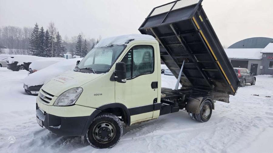 White Iveco Daily 2010 in Utena, with an engine capacity of 3.00 L and mileage of 303 thousand km for 7650 €, photo 1 on AUTOMOTO.COM.LV