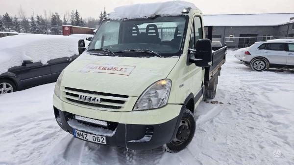 White Iveco Daily 2010 in Utena, with an engine capacity of 3.00 L and mileage of 303 thousand km for 7650 €, photo 3 on AUTOMOTO.COM.LV
