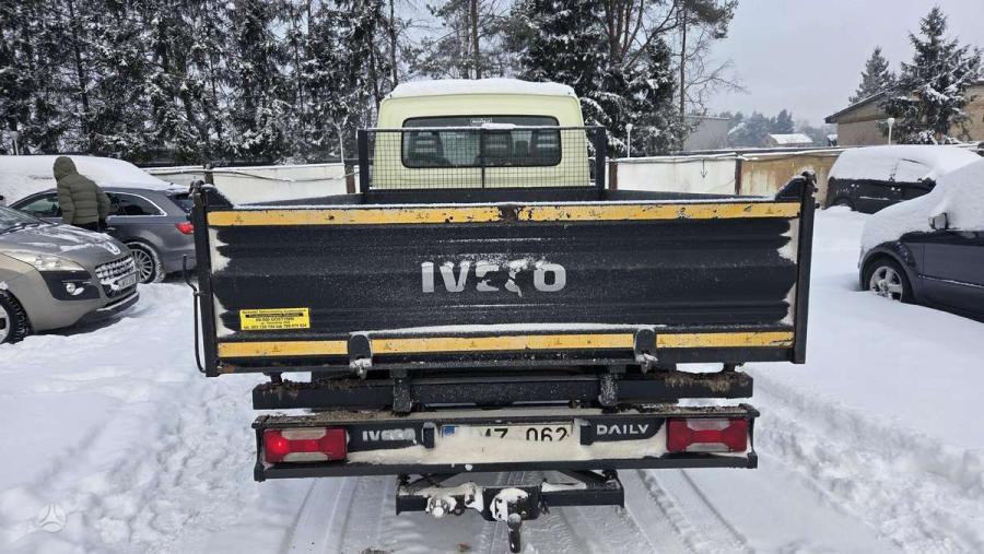 White Iveco Daily 2010 in Utena, with an engine capacity of 3.00 L and mileage of 303 thousand km for 7650 €, photo 7 on AUTOMOTO.COM.LV