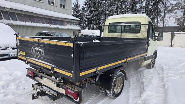 White Iveco Daily 2010 in Utena, with an engine capacity of 3.00 L and mileage of 303 thousand km for 7650 €, photo 9 on AUTOMOTO.COM.LV