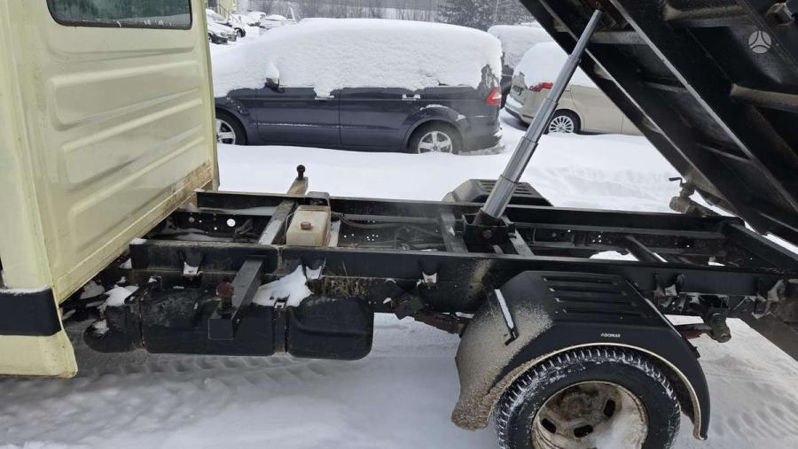 White Iveco Daily 2010 in Utena, with an engine capacity of 3.00 L and mileage of 303 thousand km for 7650 €, photo 16 on AUTOMOTO.COM.LV