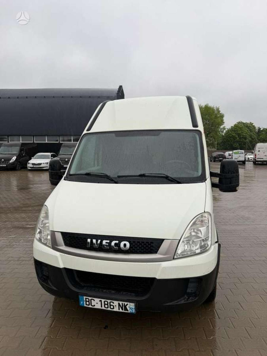 Balts Iveco Daily 2010 Kauņa, ar dzinēja tilpumu 2.30 L un nobraukumu 217 tūkst. km par 4250 €, foto 12 vietnē AUTOMOTO.COM.LV