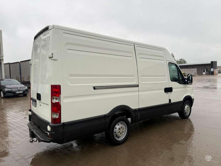 Balts Iveco Daily 2010 Kauņa, ar dzinēja tilpumu 2.30 L un nobraukumu 217 tūkst. km par 4250 €, foto 13 vietnē AUTOMOTO.COM.LV