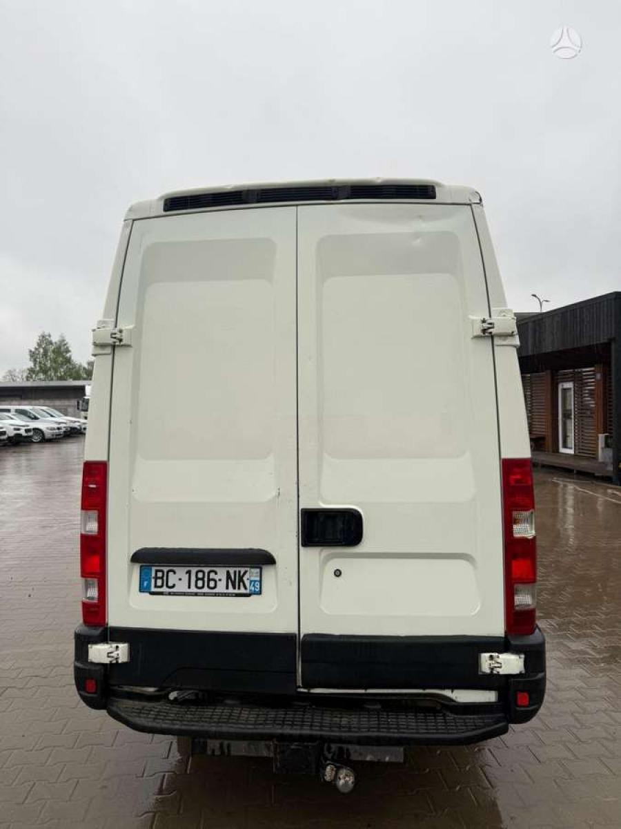 Balts Iveco Daily 2010 Kauņa, ar dzinēja tilpumu 2.30 L un nobraukumu 217 tūkst. km par 4250 €, foto 15 vietnē AUTOMOTO.COM.LV