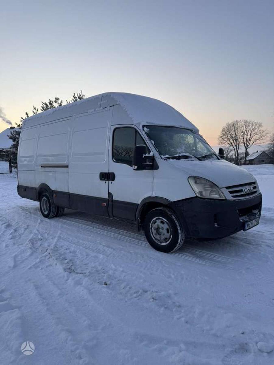 White Iveco Daily 2011 in Jurbarkas, with an engine capacity of 3.00 L and mileage of 355 thousand km for 5500 €, photo 1 on AUTOMOTO.COM.LV