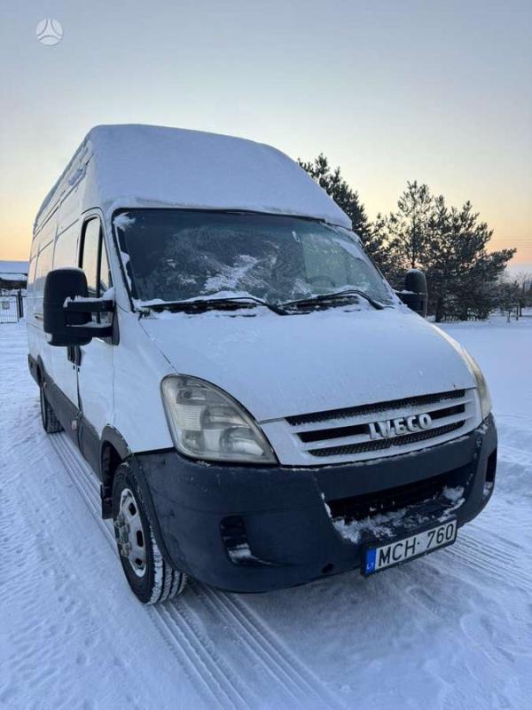 White Iveco Daily 2011 in Jurbarkas, with an engine capacity of 3.00 L and mileage of 355 thousand km for 5500 €, photo 4 on AUTOMOTO.COM.LV