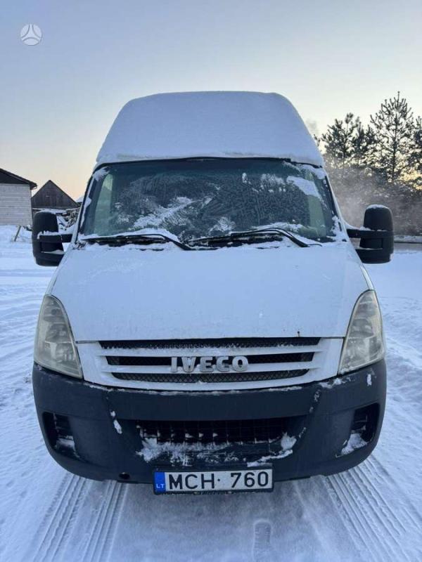White Iveco Daily 2011 in Jurbarkas, with an engine capacity of 3.00 L and mileage of 355 thousand km for 5500 €, photo 5 on AUTOMOTO.COM.LV