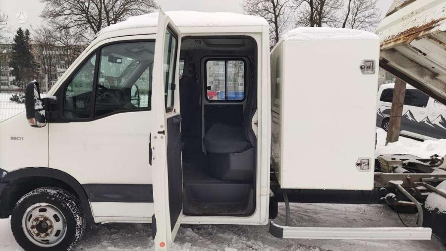 Balts Iveco Daily 2012 Klaipėda, ar dzinēja tilpumu 2.29 L un nobraukumu 137 tūkst. km par 12450 €, foto 18 vietnē AUTOMOTO.COM.LV