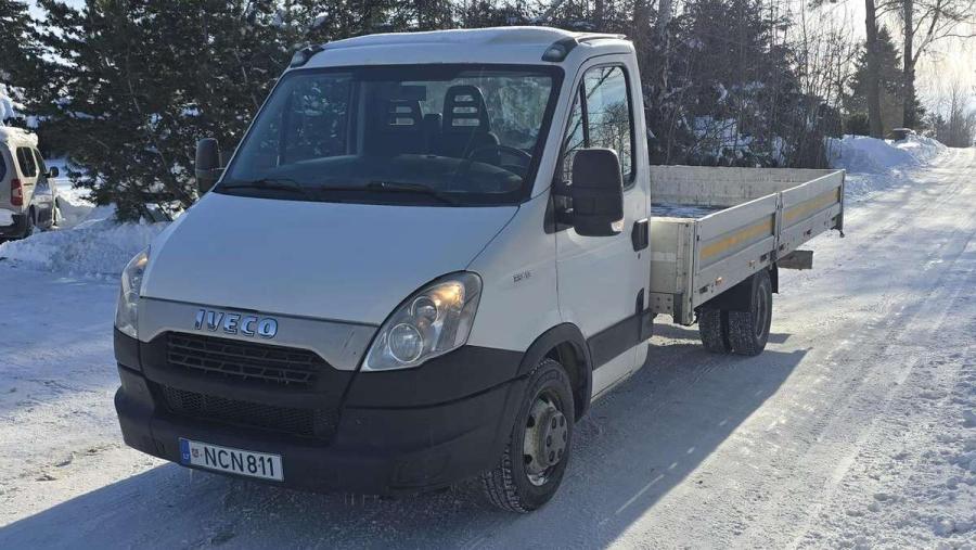 White Iveco Daily 2012 in Raseiniai, with an engine capacity of 2.29 L and mileage of 339 thousand km for 9650 €, photo 7 on AUTOMOTO.COM.LV