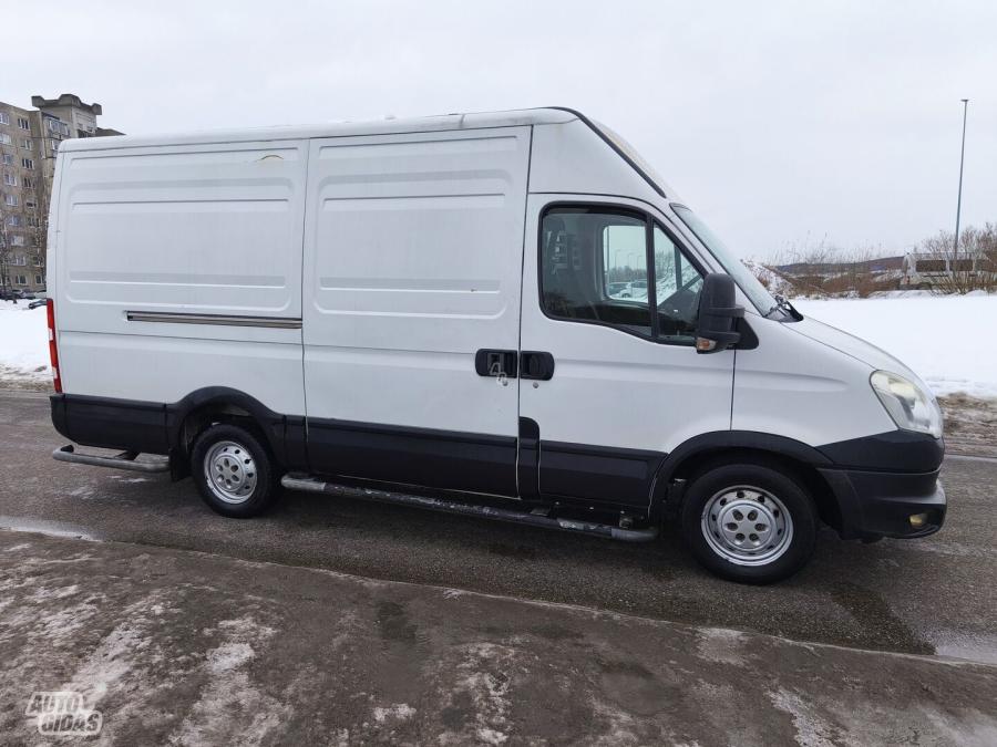 Balts Iveco Daily 2012 Kauņa, ar dzinēja tilpumu 2.20 L un nobraukumu 220 tūkst. km par 4500 €, foto 3 vietnē AUTOMOTO.COM.LV