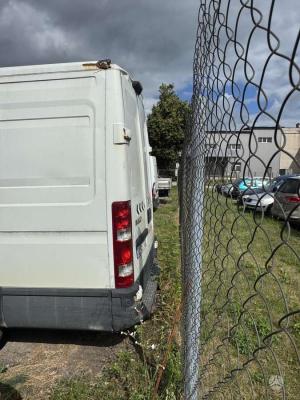 Balts Iveco Daily 2012 Tauragė, ar dzinēja tilpumu 2.30 L un nobraukumu 301 tūkst. km par 2650 €, foto 5 vietnē AUTOMOTO.COM.LV