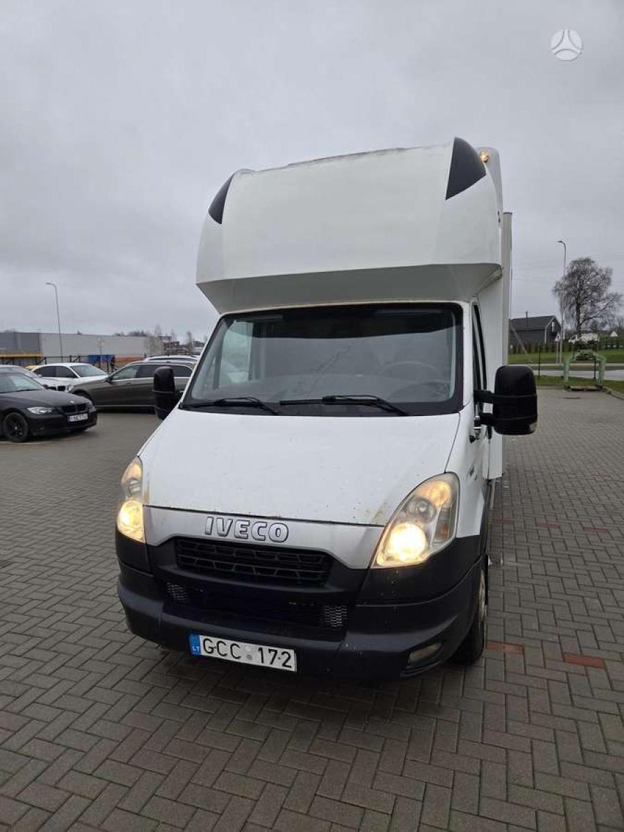White Iveco Daily 2012 in Telschi, with an engine capacity of 3.00 L and mileage of 687 thousand km for 5445 €, photo 1 on AUTOMOTO.COM.LV