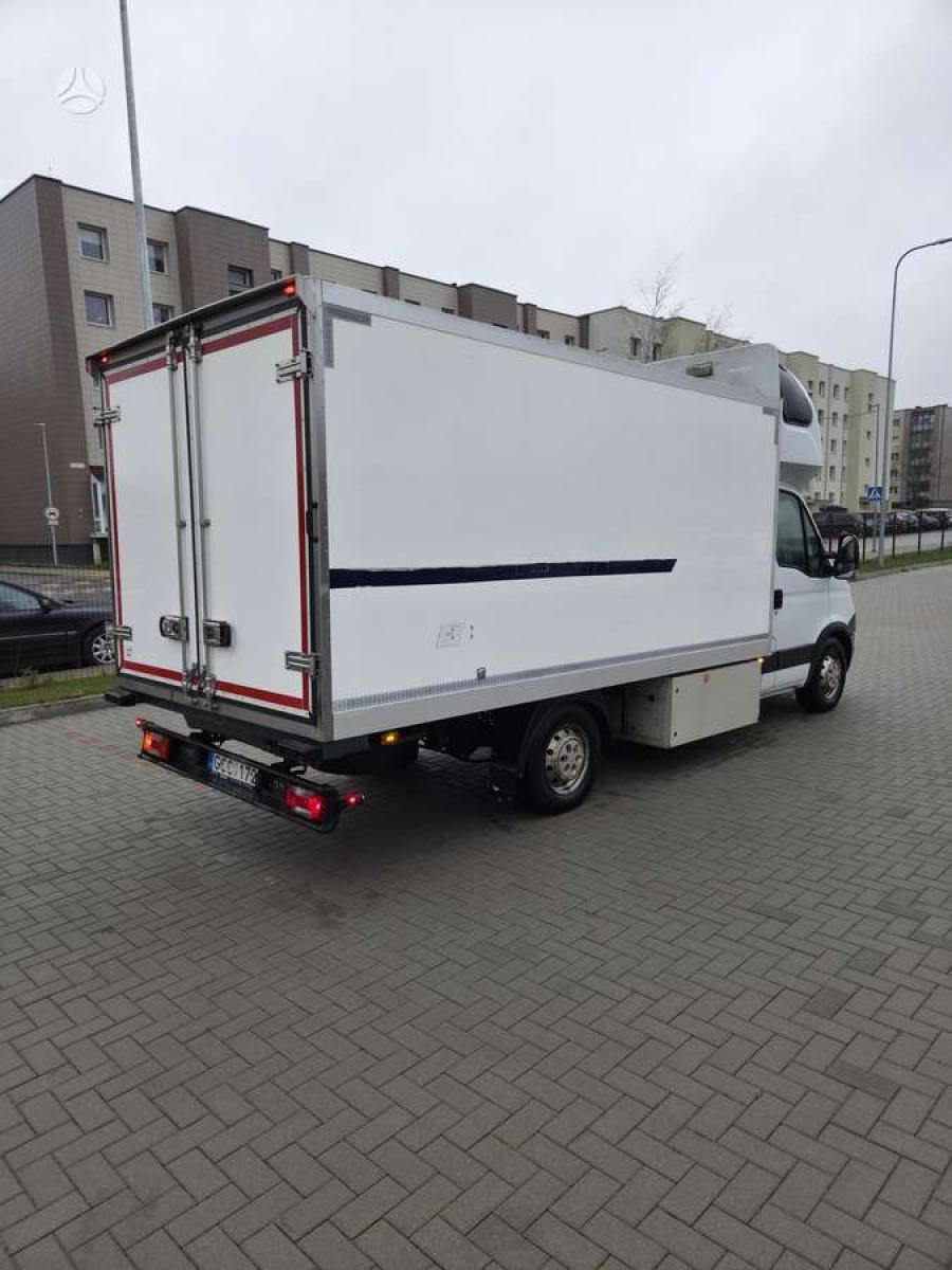 White Iveco Daily 2012 in Telschi, with an engine capacity of 3.00 L and mileage of 687 thousand km for 5445 €, photo 6 on AUTOMOTO.COM.LV