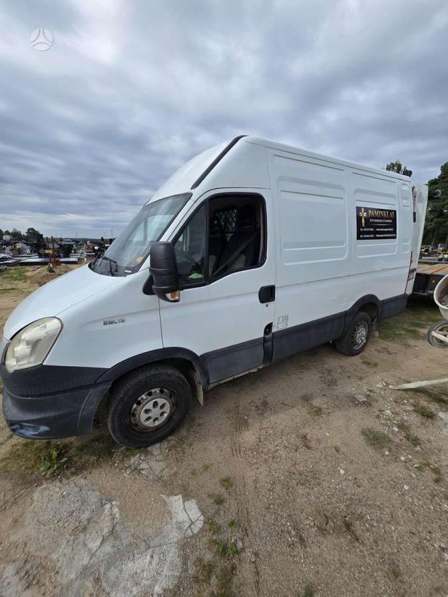 Balts Iveco Daily 2012 Gargždai, ar dzinēja tilpumu 2.29 L un nobraukumu 232 tūkst. km par 3300 €, foto 3 vietnē AUTOMOTO.COM.LV
