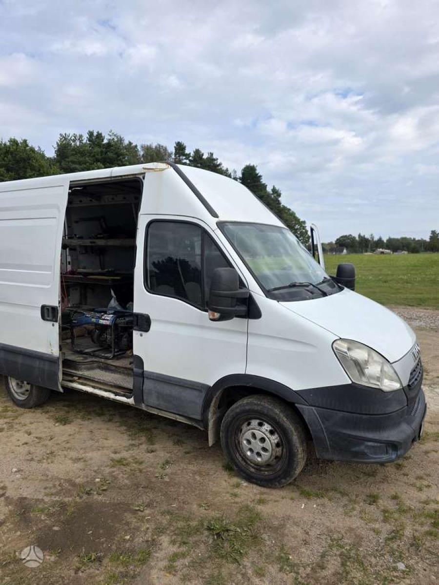 Balts Iveco Daily 2012 Gargždai, ar dzinēja tilpumu 2.29 L un nobraukumu 232 tūkst. km par 3300 €, foto 5 vietnē AUTOMOTO.COM.LV