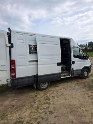 Balts Iveco Daily 2012 Gargždai, ar dzinēja tilpumu 2.29 L un nobraukumu 232 tūkst. km par 3300 €, foto 6 vietnē AUTOMOTO.COM.LV