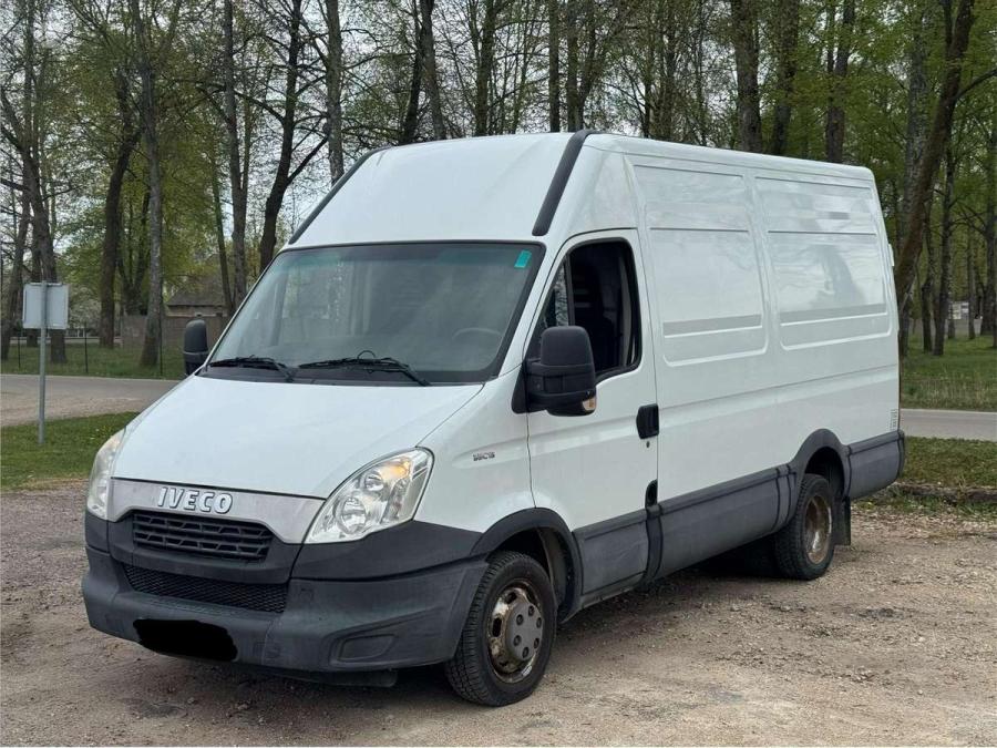 White Iveco Daily 2012 in Taurage, with an engine capacity of 2.30 L and mileage of 268 thousand km for 4250 €, photo 1 on AUTOMOTO.COM.LV