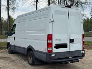 White Iveco Daily 2012 in Taurage, with an engine capacity of 2.30 L and mileage of 268 thousand km for 4250 €, photo 3 on AUTOMOTO.COM.LV