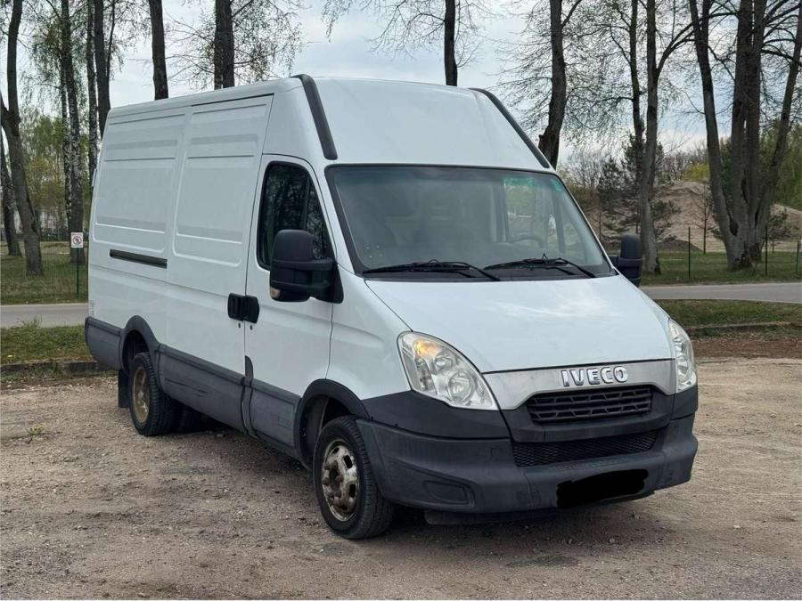 White Iveco Daily 2012 in Taurage, with an engine capacity of 2.30 L and mileage of 268 thousand km for 4250 €, photo 5 on AUTOMOTO.COM.LV