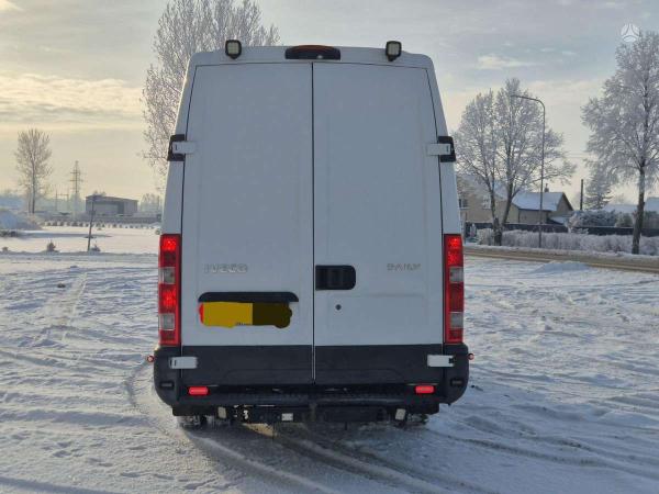 White Iveco Daily 2013 in Taurage, with an engine capacity of 3.00 L and mileage of 280 thousand km for 5500 €, photo 6 on AUTOMOTO.COM.LV
