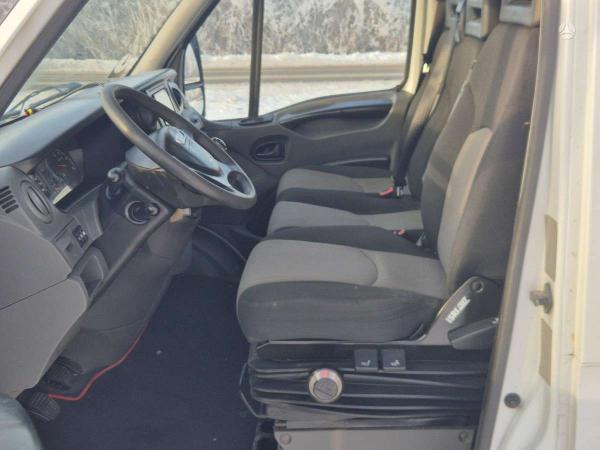 White Iveco Daily 2013 in Taurage, with an engine capacity of 3.00 L and mileage of 280 thousand km for 5500 €, photo 10 on AUTOMOTO.COM.LV