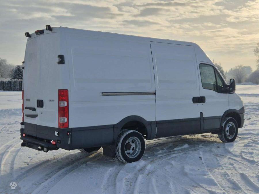 Balts Iveco Daily 2013 Tauragė, ar dzinēja tilpumu 3.00 L un nobraukumu 280 tūkst. km par 5300 €, foto 5 vietnē AUTOMOTO.COM.LV