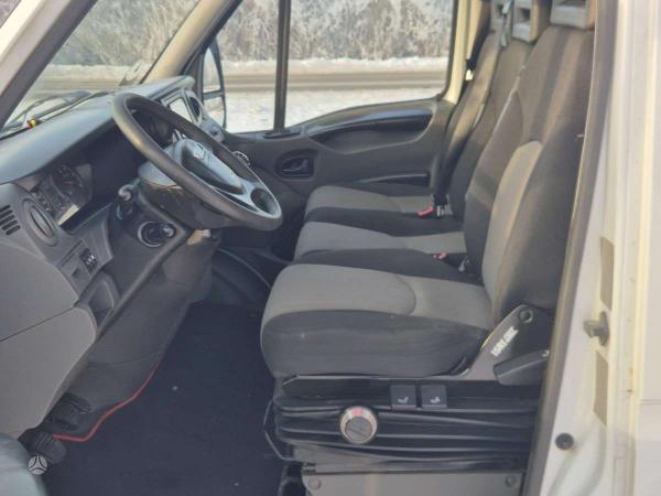 Balts Iveco Daily 2013 Tauragė, ar dzinēja tilpumu 3.00 L un nobraukumu 280 tūkst. km par 5300 €, foto 10 vietnē AUTOMOTO.COM.LV
