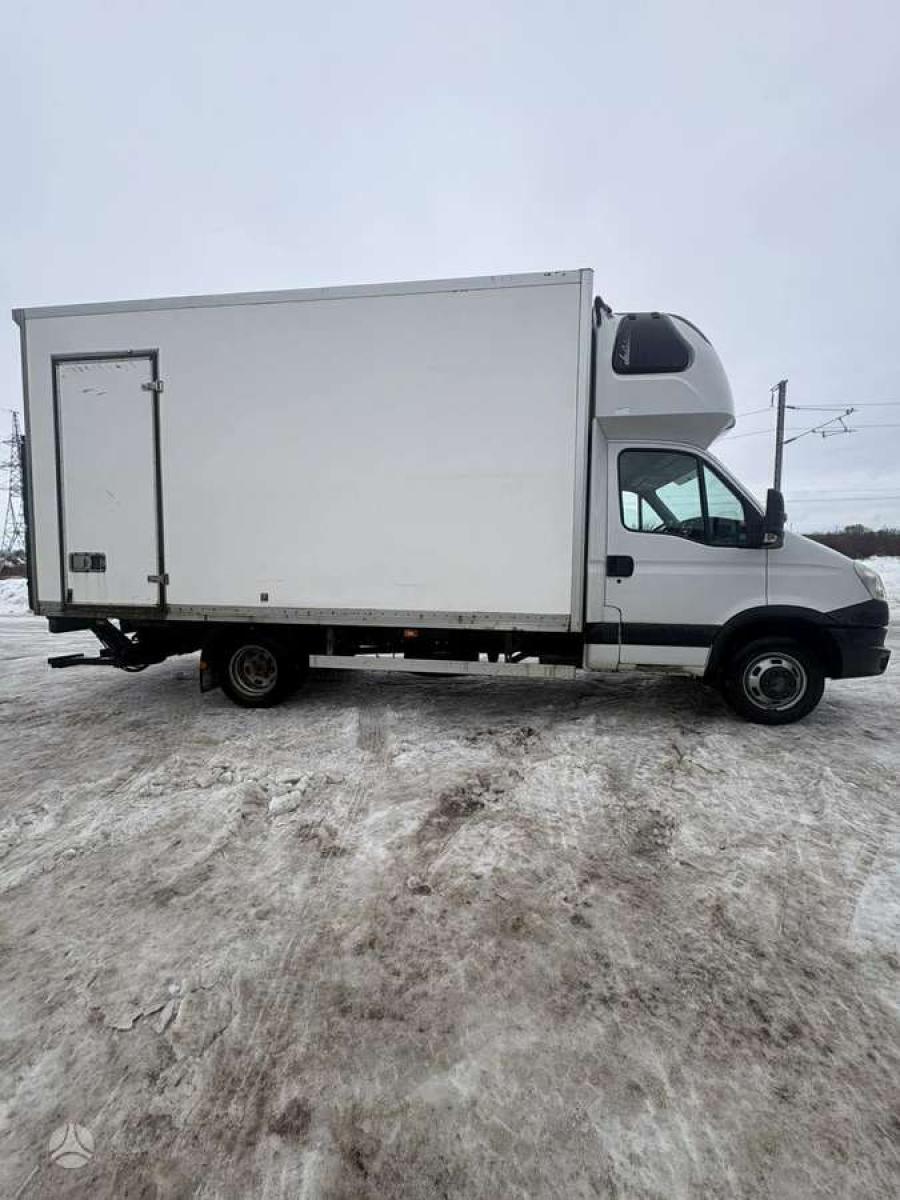 Balts Iveco Daily 2013 Klaipėda, ar dzinēja tilpumu 3.00 L un nobraukumu 430 tūkst. km par 8900 €, foto 11 vietnē AUTOMOTO.COM.LV