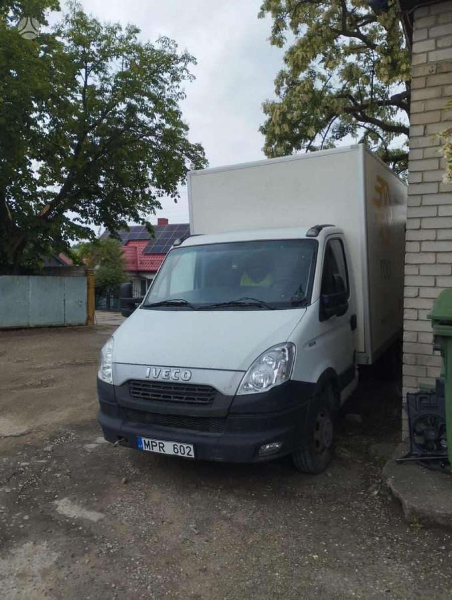 White Iveco Daily 2013 in Kaunas, with an engine capacity of 3.00 L and mileage of 658 thousand km for 4500 €, photo 3 on AUTOMOTO.COM.LV