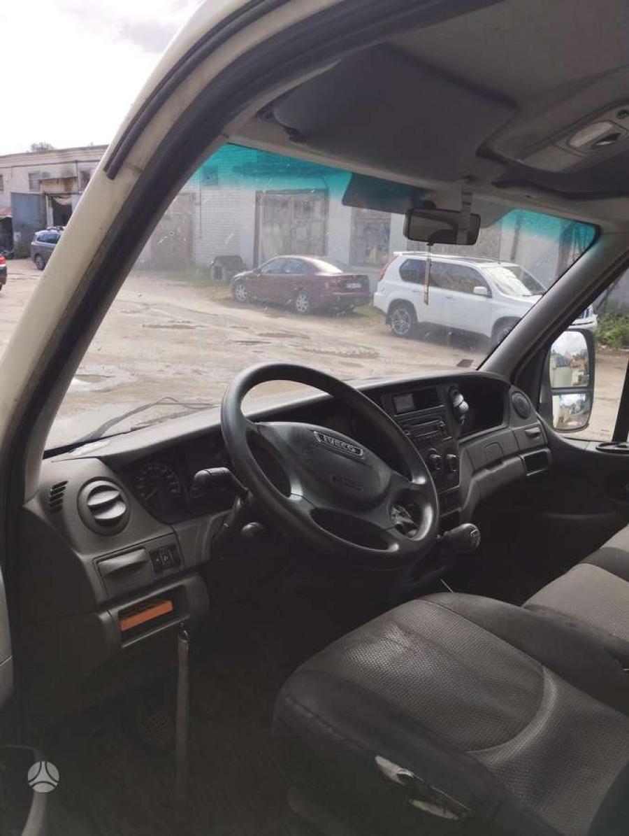 White Iveco Daily 2013 in Kaunas, with an engine capacity of 3.00 L and mileage of 658 thousand km for 4500 €, photo 19 on AUTOMOTO.COM.LV