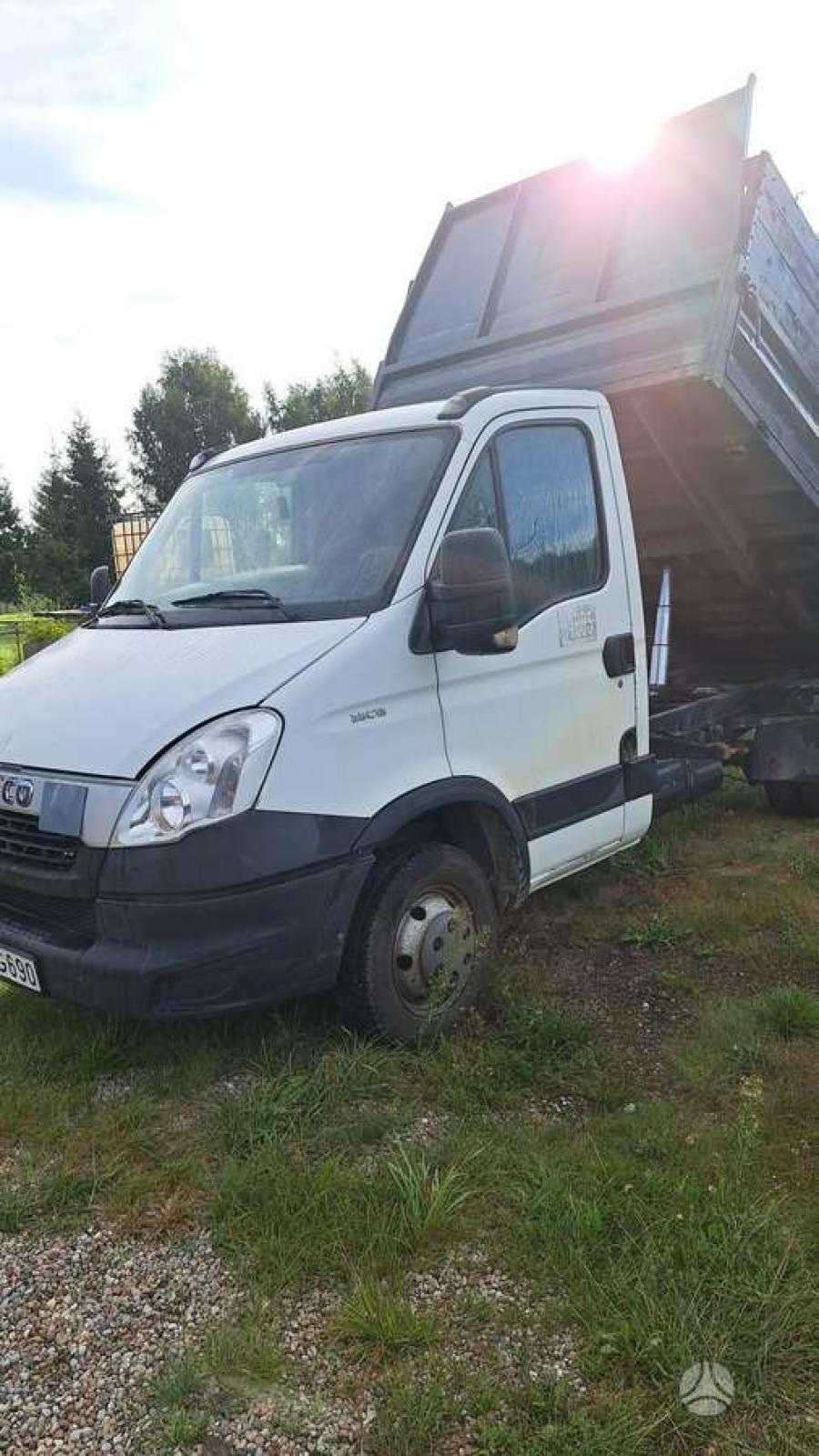 White Iveco Daily 2013 in Kaisiadorys, with an engine capacity of 0.00 L and mileage of 320 thousand km for 10800 €, photo 6 on AUTOMOTO.COM.LV