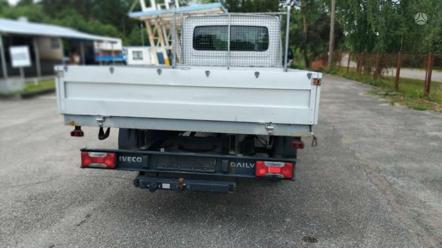 White Iveco Daily 2014 in Utena, with an engine capacity of 2.30 L and mileage of 187 thousand km for 5900 €, photo 6 on AUTOMOTO.COM.LV