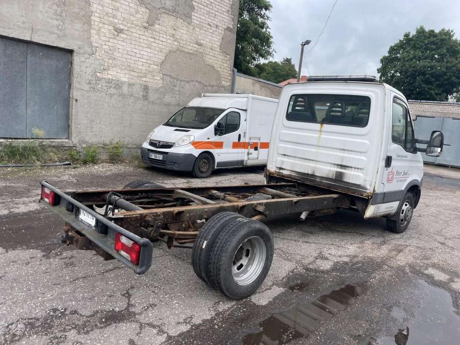 Balts Iveco Daily 2014 Tauragė, ar dzinēja tilpumu 3.00 L un nobraukumu 323 tūkst. km par 6200 €, foto 4 vietnē AUTOMOTO.COM.LV
