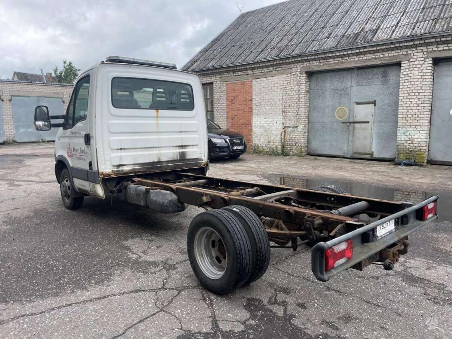 Balts Iveco Daily 2014 Tauragė, ar dzinēja tilpumu 3.00 L un nobraukumu 323 tūkst. km par 6200 €, foto 6 vietnē AUTOMOTO.COM.LV