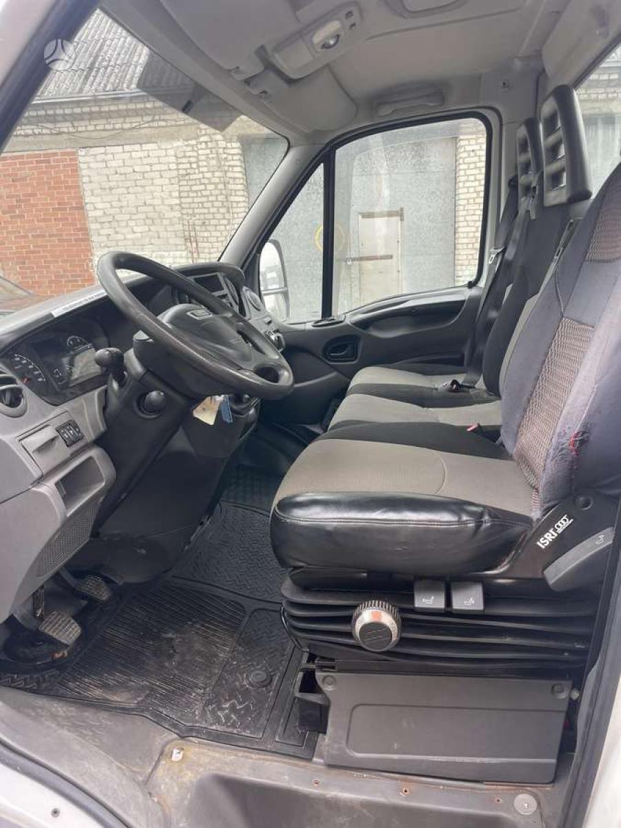 Balts Iveco Daily 2014 Tauragė, ar dzinēja tilpumu 3.00 L un nobraukumu 323 tūkst. km par 6200 €, foto 9 vietnē AUTOMOTO.COM.LV