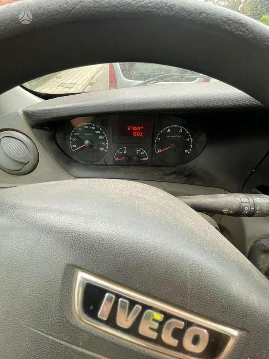 White Iveco Daily 2014 in Pakruojis, with an engine capacity of 3.00 L and mileage of 88 thousand km for 8000 €, photo 6 on AUTOMOTO.COM.LV