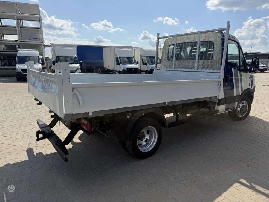 White Iveco Daily 2014 in Kaunas, with an engine capacity of 2.30 L and mileage of 225 thousand km for 10850 €, photo 5 on AUTOMOTO.COM.LV