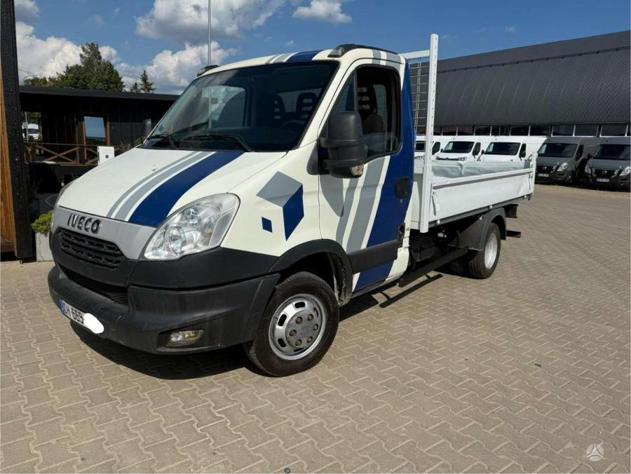 White Iveco Daily 2014 in Kaunas, with an engine capacity of 2.30 L and mileage of 225 thousand km for 10850 €, photo 6 on AUTOMOTO.COM.LV