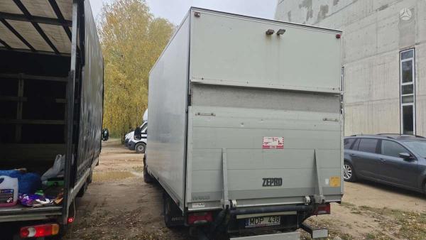 Iveco Daily 2014 Viļņa vietnē Balts Iveco Daily 2014 Viļņa, ar dzinēja tilpumu 2.30 L un nobraukumu 487 tūkst. km par 3699 €, foto 5 vietnē AUTOMOTO.COM.LV