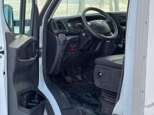 Balts Iveco Daily 2015 Tauragė, ar dzinēja tilpumu 3.00 L un nobraukumu 320 tūkst. km par 8800 €, foto 14 vietnē AUTOMOTO.COM.LV