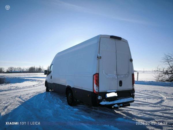 Balts Iveco Daily 2015 Jurbarkas, ar dzinēja tilpumu 2.30 L un nobraukumu 359 tūkst. km par 12500 €, foto 5 vietnē AUTOMOTO.COM.LV