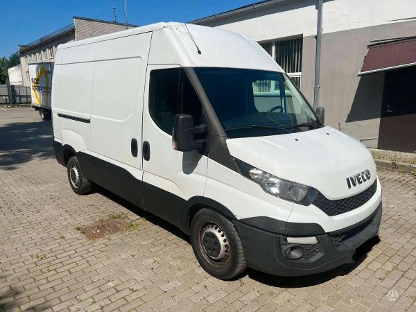 White Iveco Daily 2015 in Vilnius, with an engine capacity of 2.30 L and mileage of 418 thousand km for 5300 €, photo 3 on AUTOMOTO.COM.LV