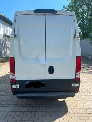 Balts Iveco Daily 2015 Viļņa, ar dzinēja tilpumu 2.30 L un nobraukumu 418 tūkst. km par 5300 €, foto 7 vietnē AUTOMOTO.COM.LV